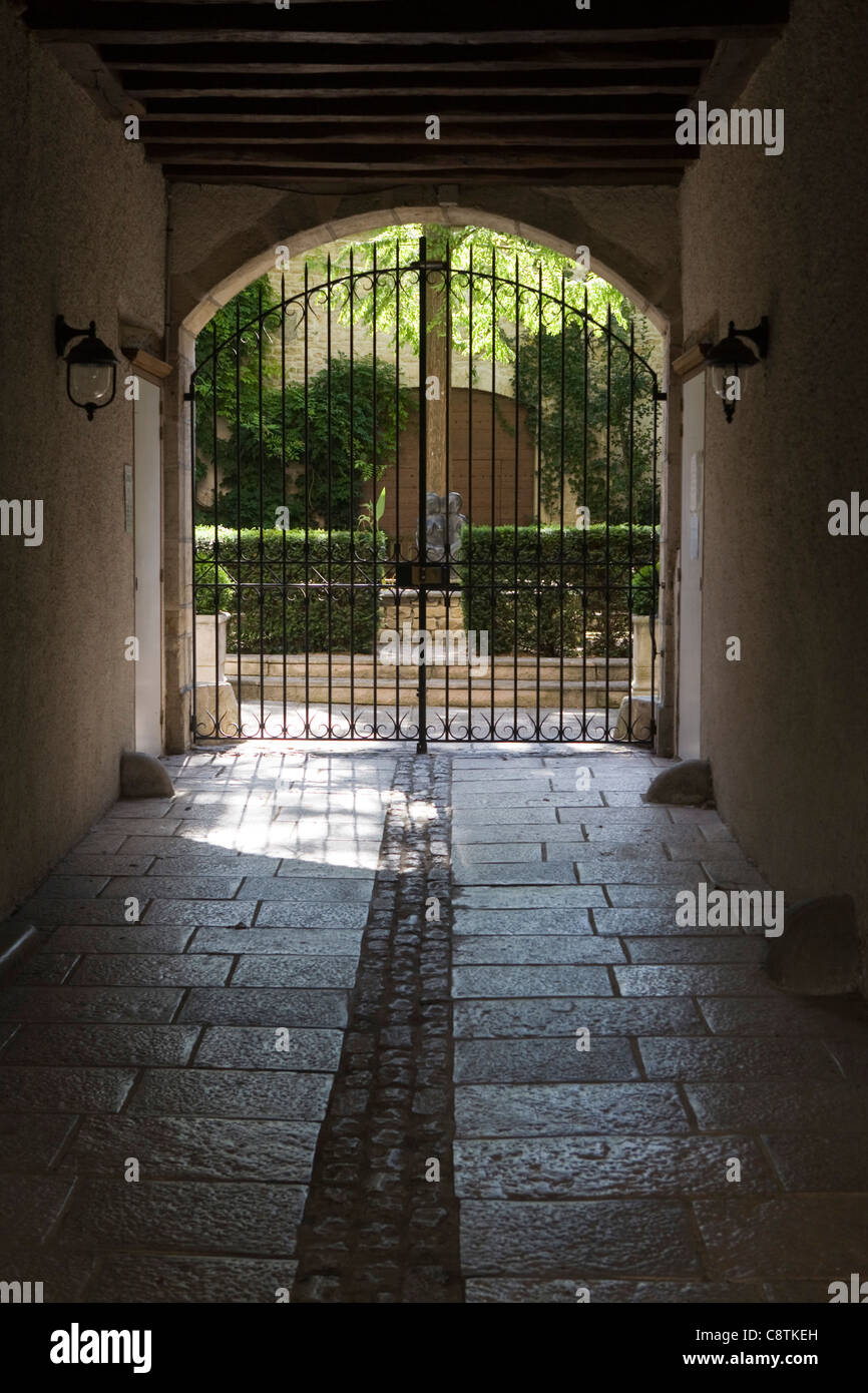 Cobbled passage hi-res stock photography and images - Alamy