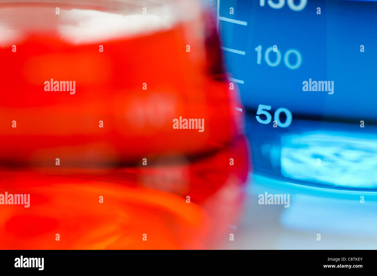Liquid beakers red blue hi-res stock photography and images - Alamy