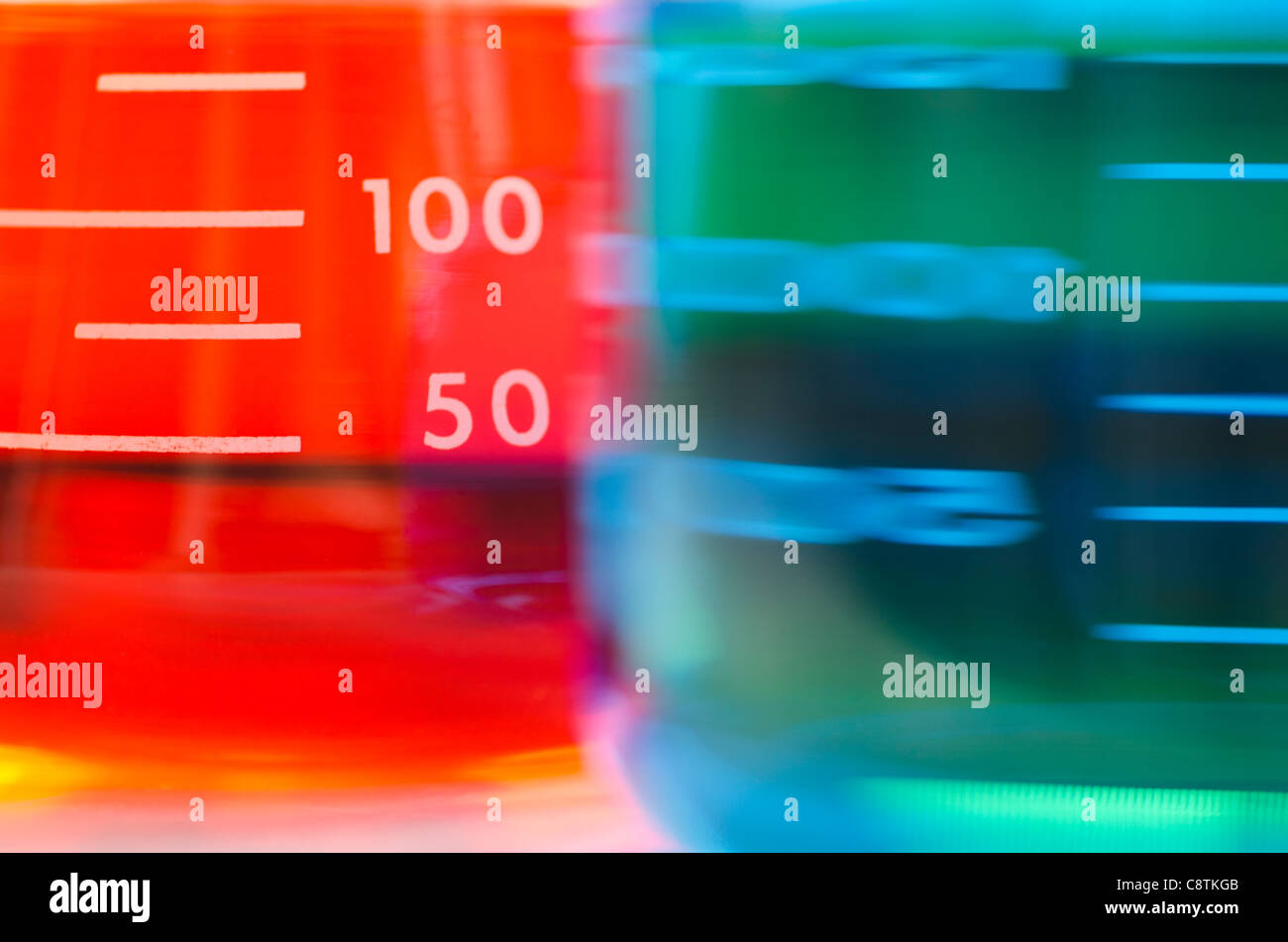 Red liquid beaker hi-res stock photography and images - Alamy