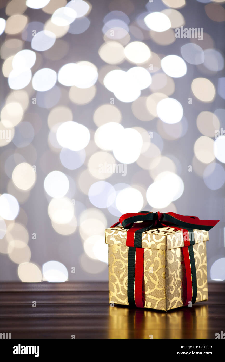 Wrapped gift with bow hi-res stock photography and images - Alamy
