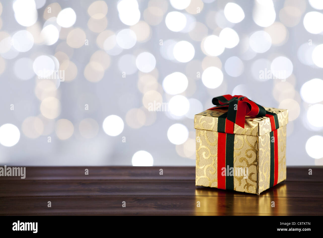 Striped bow hi-res stock photography and images - Alamy