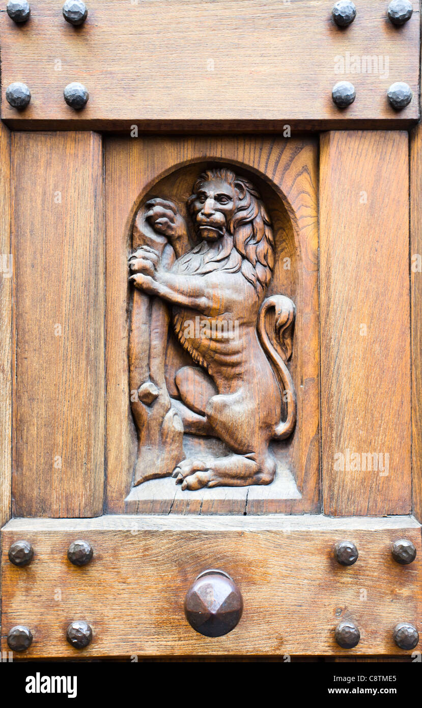 Gothic style door architecture hi-res stock photography and images - Alamy