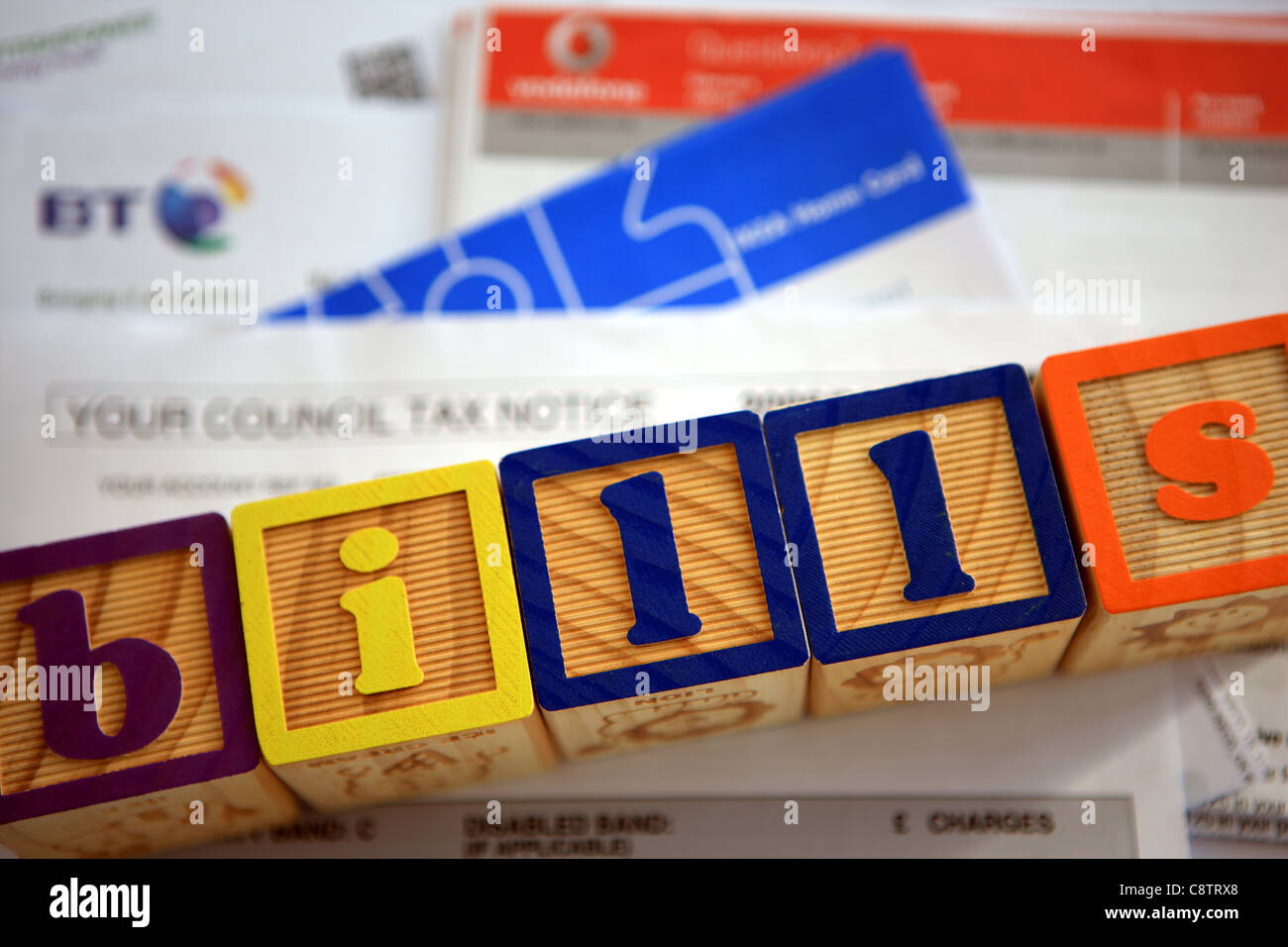 Pile of unpaid bills hi-res stock photography and images - Alamy