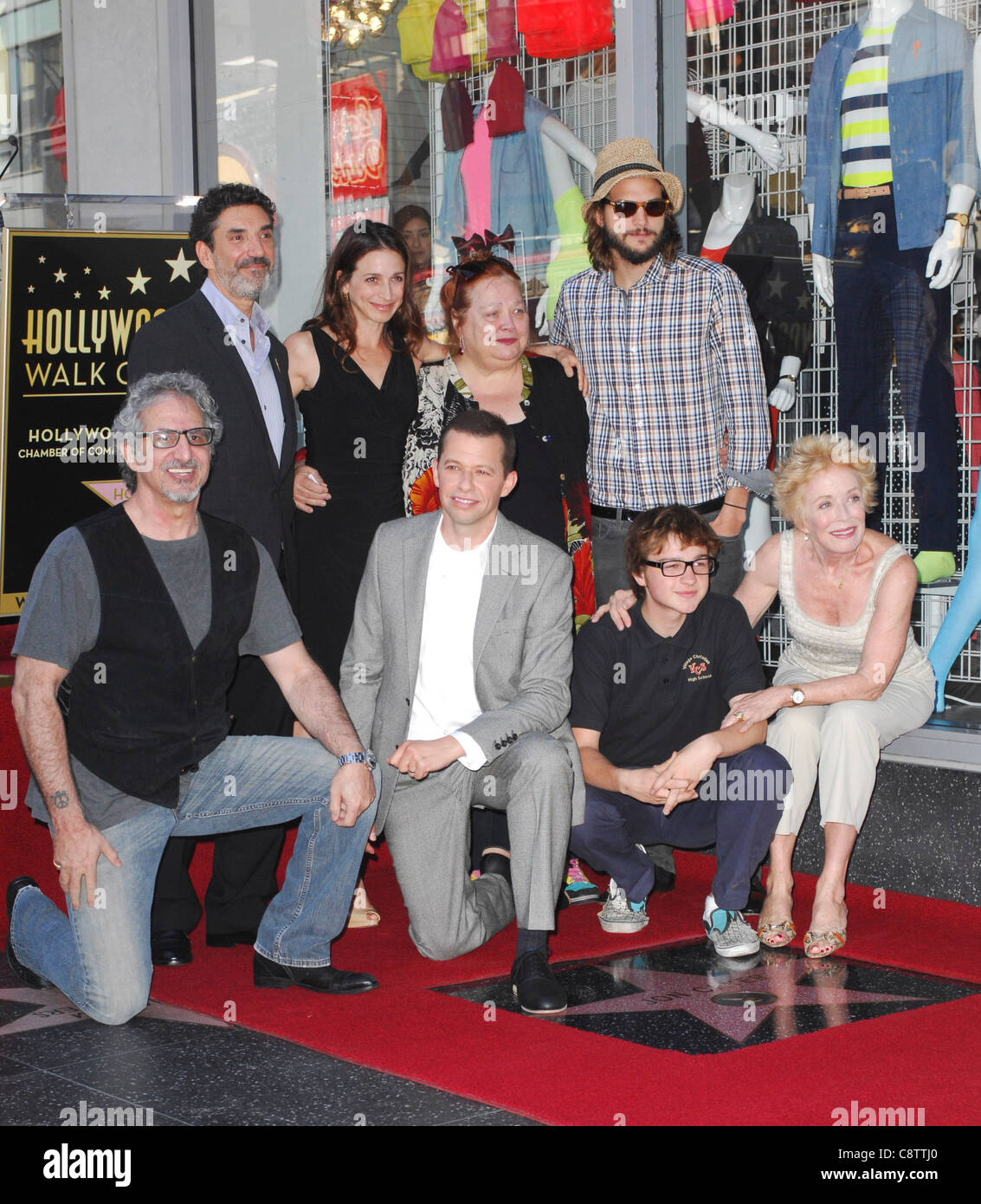 Conchata Ferrell, Carl Reiner, Angus T. Jones, Ashton Kutcher, Holland ...