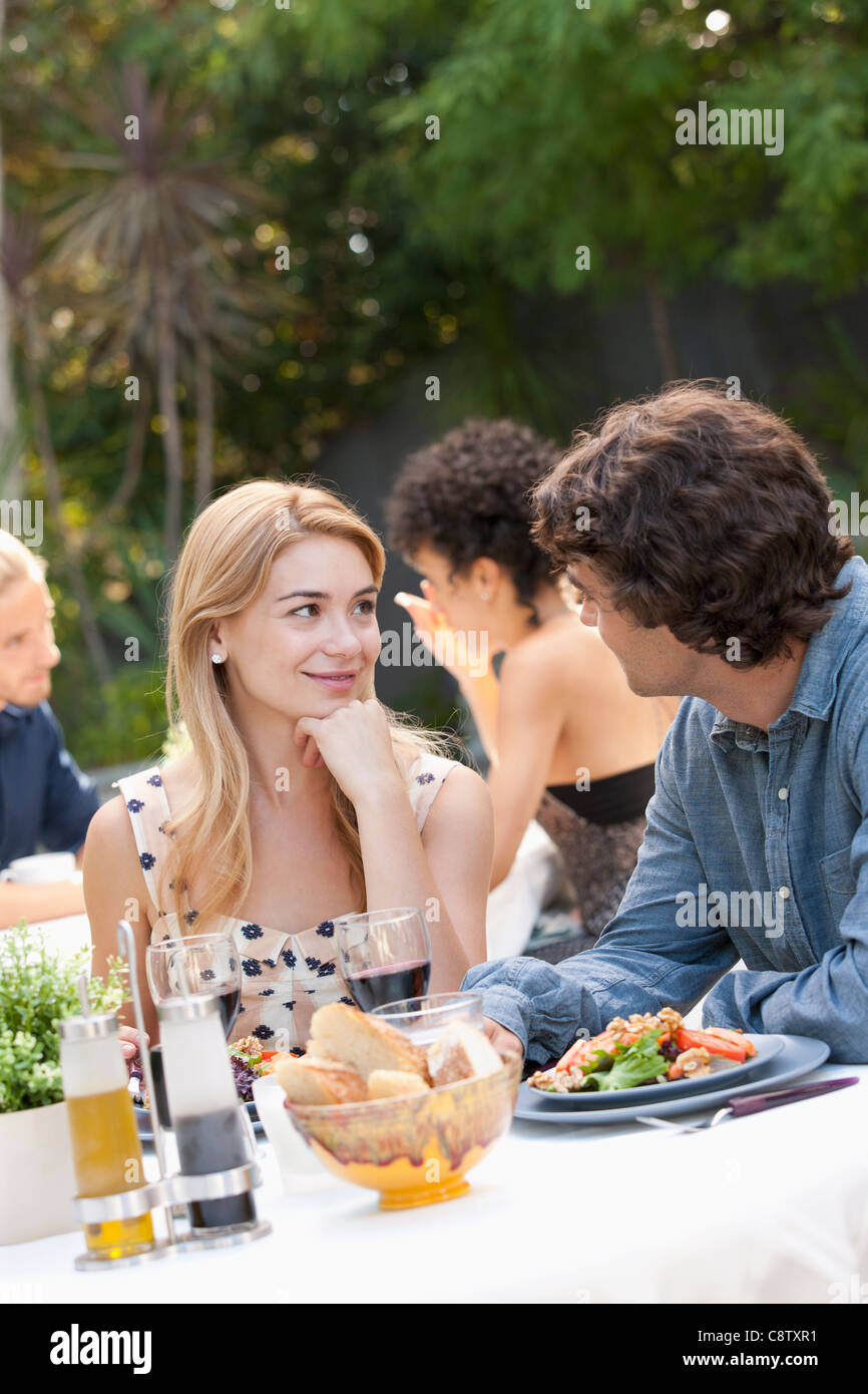 Couple outdoor dining table eat hi-res stock photography and images - Alamy