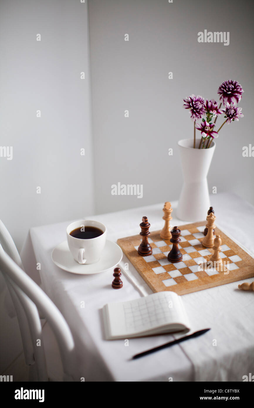 Chess flowers hi-res stock photography and images - Alamy