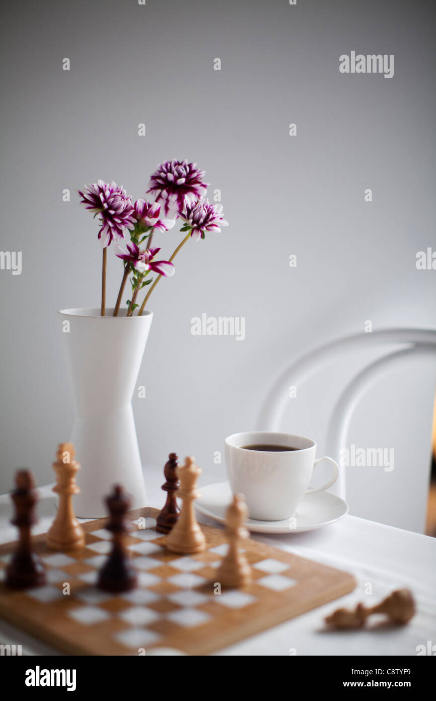 Chess flowers hi-res stock photography and images - Alamy