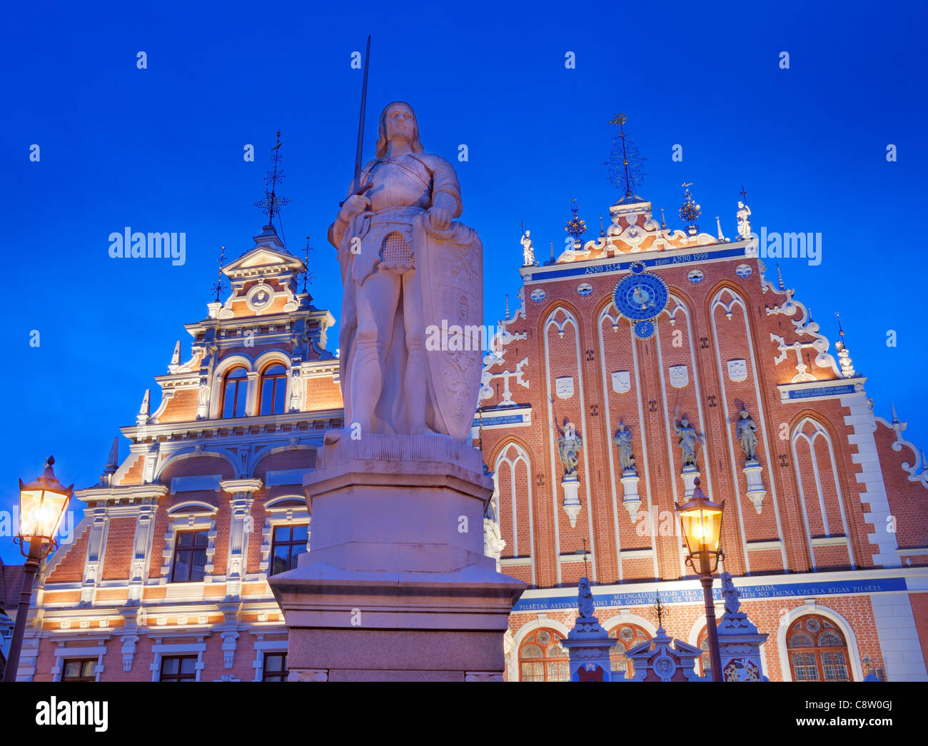 Roland statue and the Blackhead's house in Riga, Latvia Stock Photo - Alamy