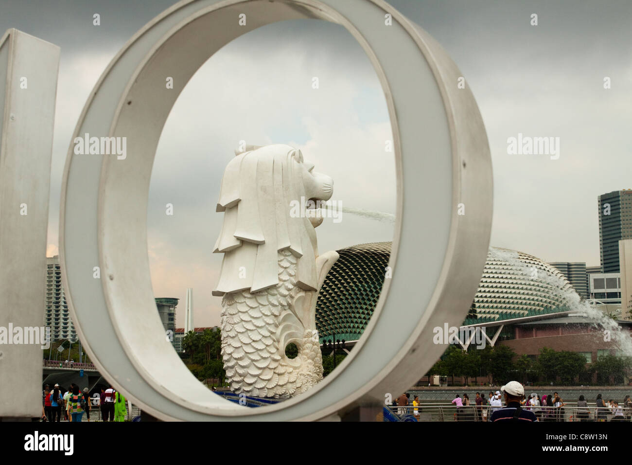 Merlion at Merlion Park, Singapore Stock Photo - Alamy