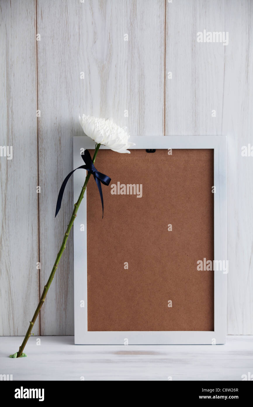 Vertical frame with flowers hi-res stock photography and images - Alamy