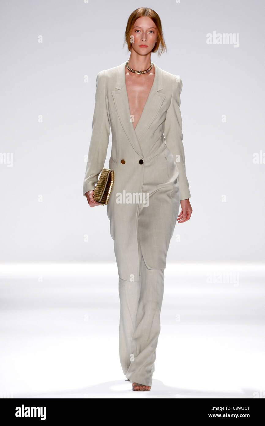 Elie tahari designer hi-res stock photography and images - Alamy