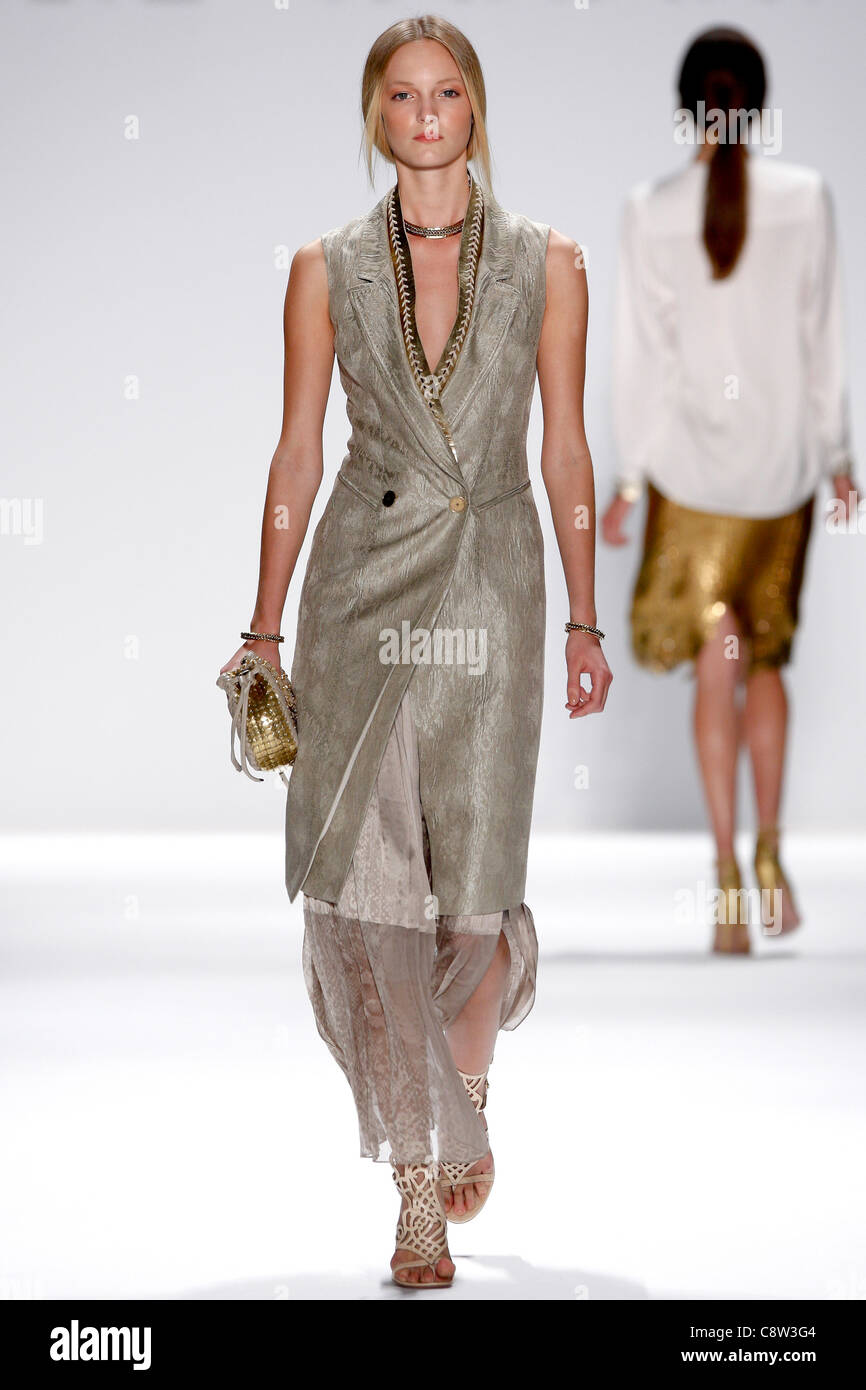 Elie Tahari – Runway - Spring/Summer 2012 Collection – New York Stock ...