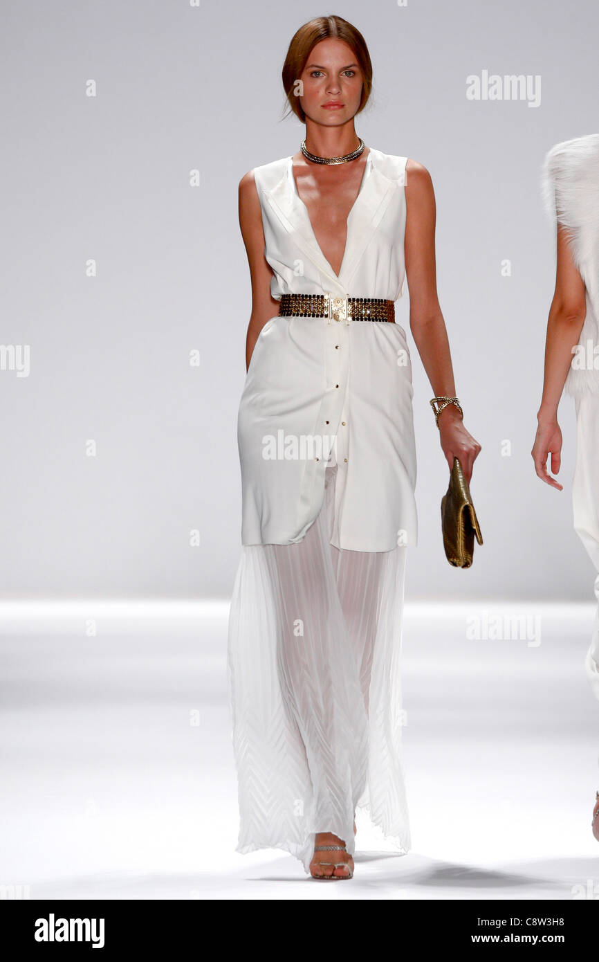 Elie Tahari – Runway - Spring/Summer 2012 Collection – New York Stock ...
