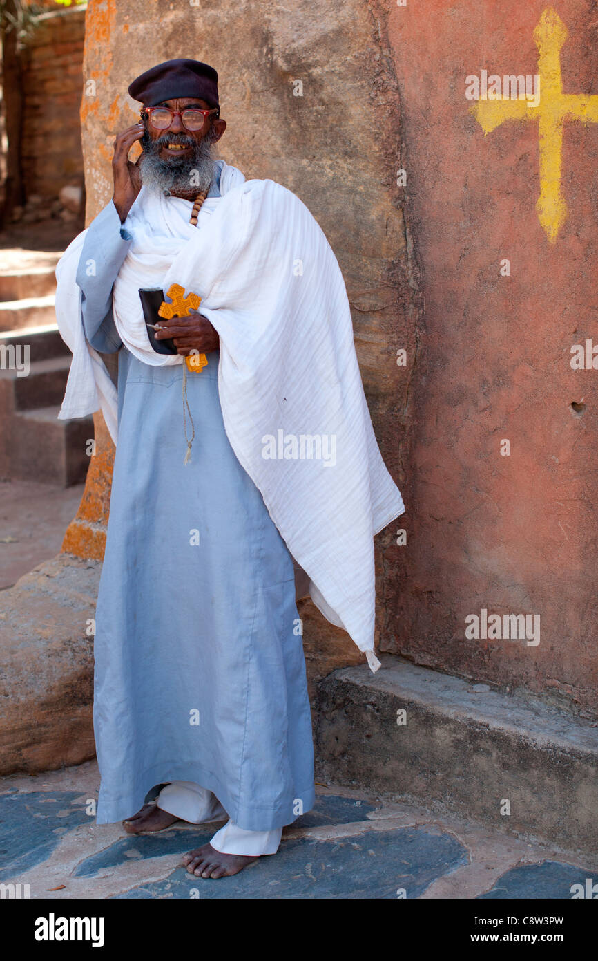 Orthodox priest with a phone hi-res stock photography and images - Alamy