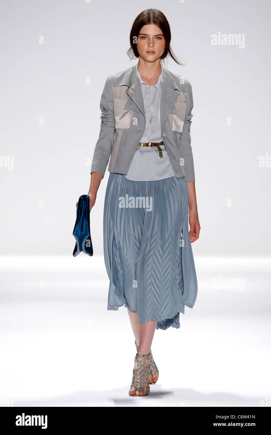 Elie Tahari – Runway - Spring/Summer 2012 Collection – New York Stock ...