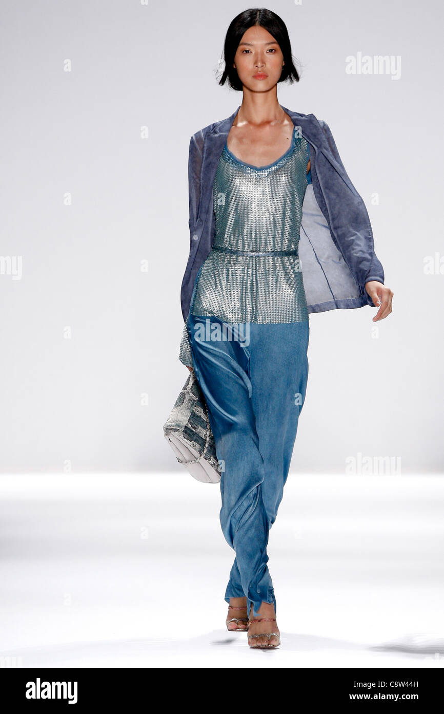 Elie tahari designer hi-res stock photography and images - Alamy