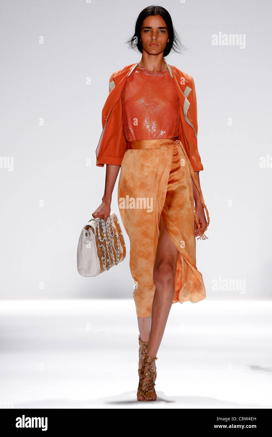 Elie Tahari – Runway - Spring/Summer 2012 Collection – New York Stock ...