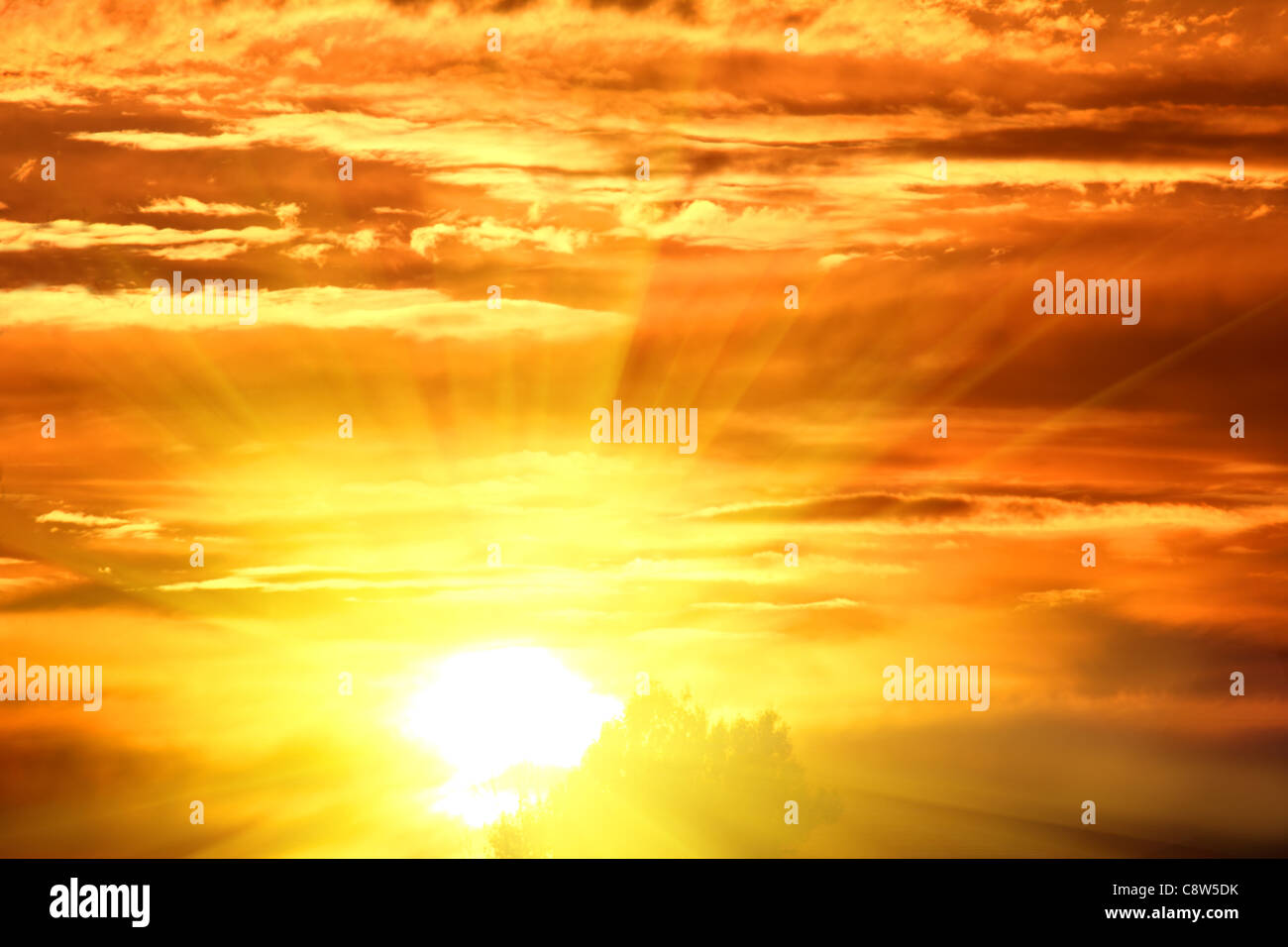dramatic sunset sky with bizarre dlouds Stock Photo - Alamy