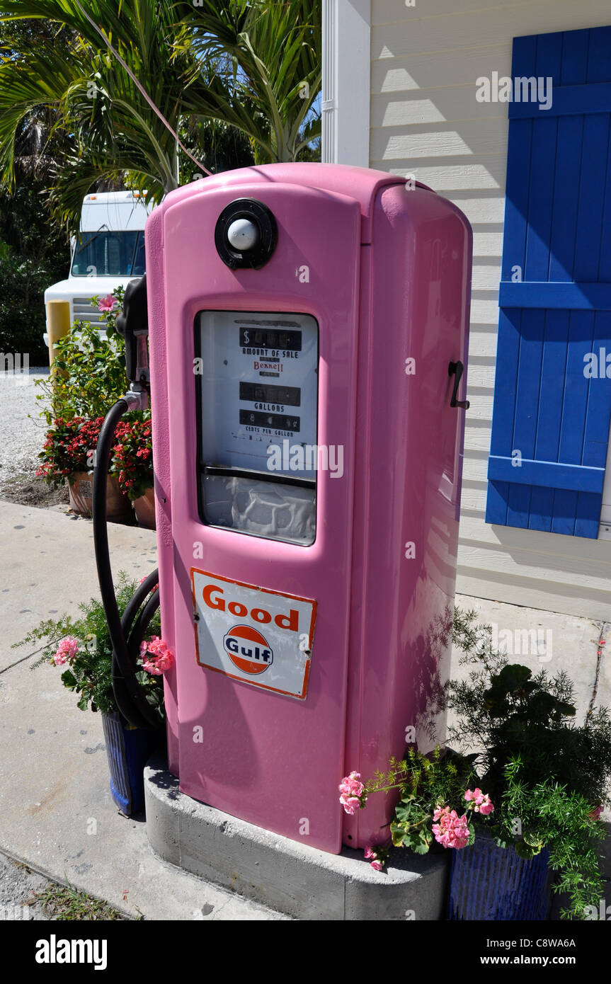 Old gas pump hi-res stock photography and images - Alamy