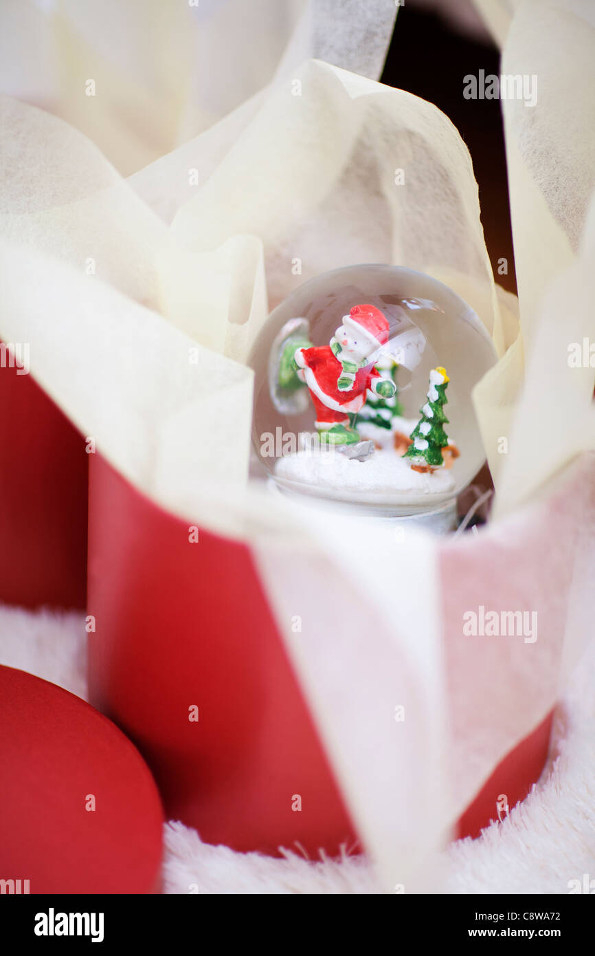 Unwrapped gift box hi-res stock photography and images - Alamy