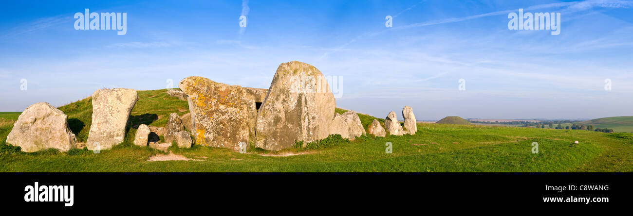 West Kennet Long Barrow Stock Photo - Alamy
