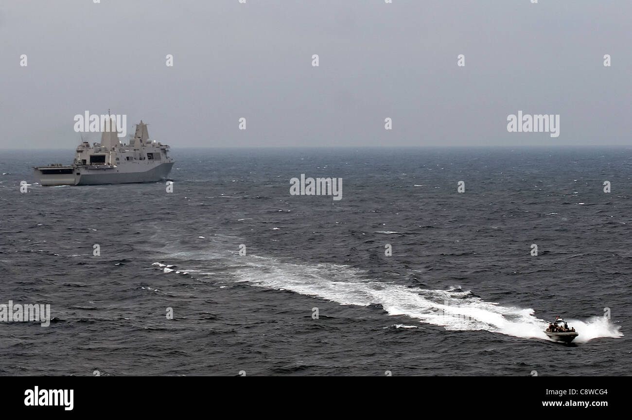 Coast guard rigid inflatable boat hi-res stock photography and images ...