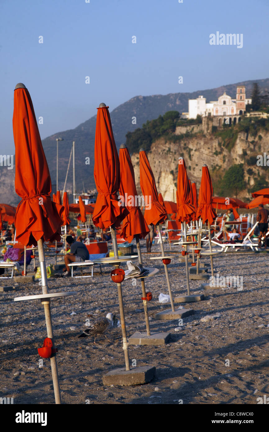 Parasols on the beach hi-res stock photography and images - Alamy