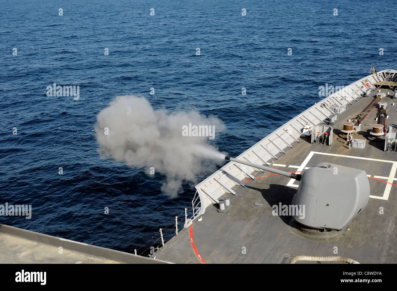 Mk 45 5 inch 54 caliber lightweight gun hi-res stock photography and ...