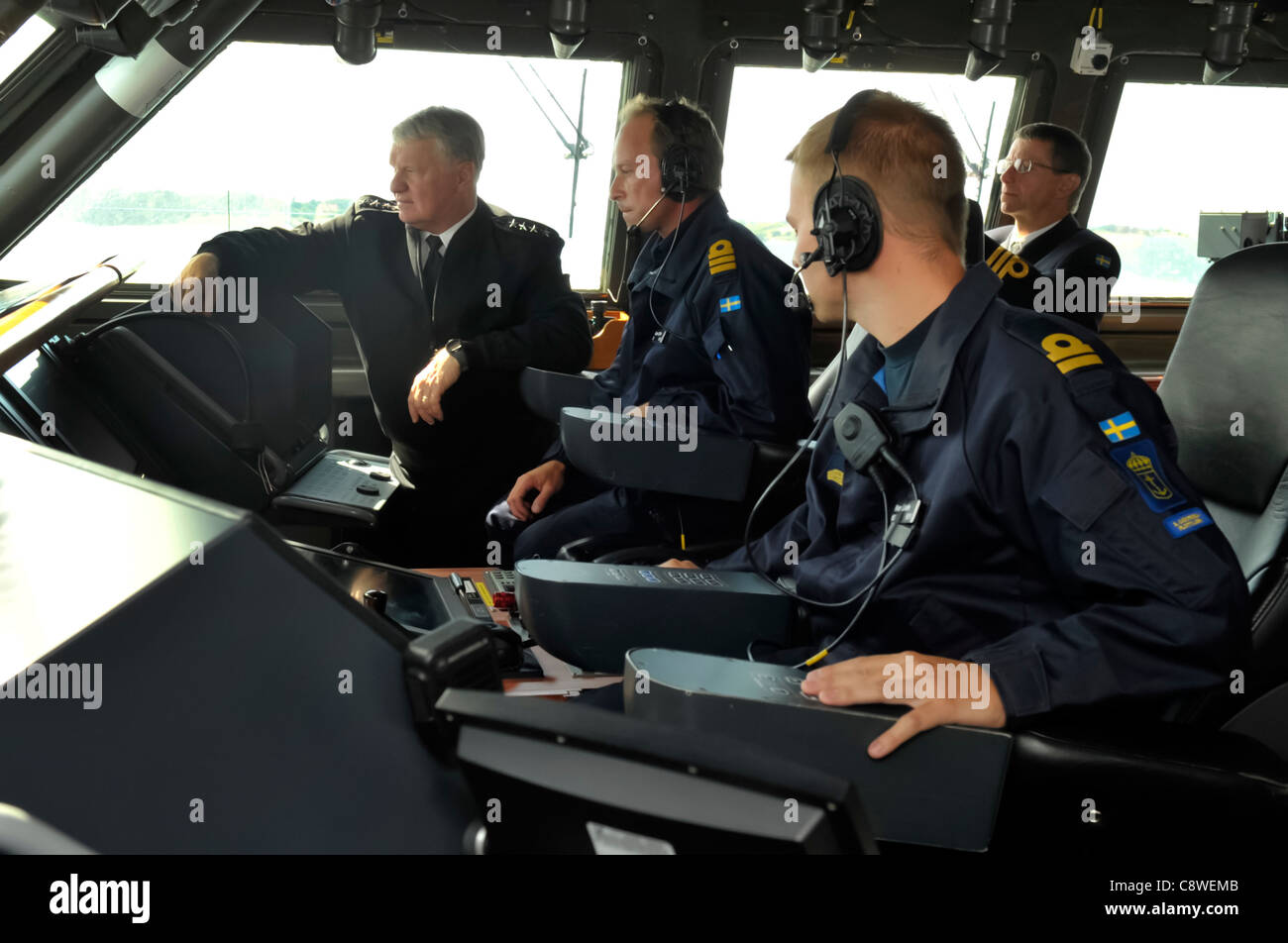 Admiral cno roughead counterpart international maritime partnership ...