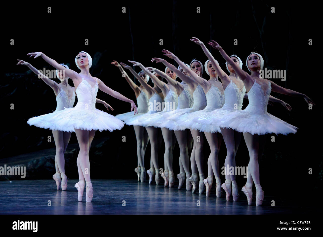 Derek Deane's Swan Lake at the London Coliseum Stock Photo - Alamy
