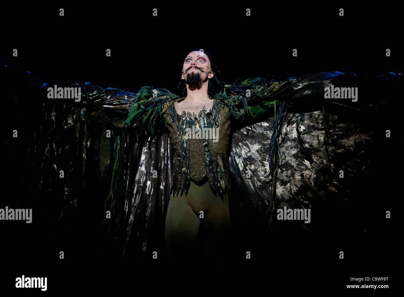 Derek Deane's Swan Lake at the London Coliseum Stock Photo - Alamy