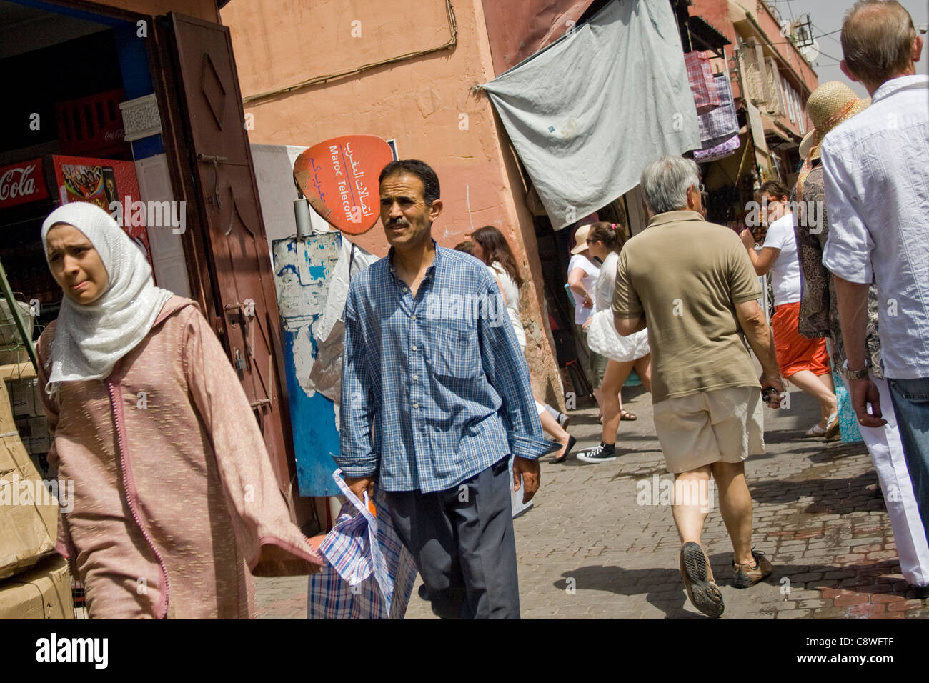 Moroccan street scene local hi-res stock photography and images - Alamy