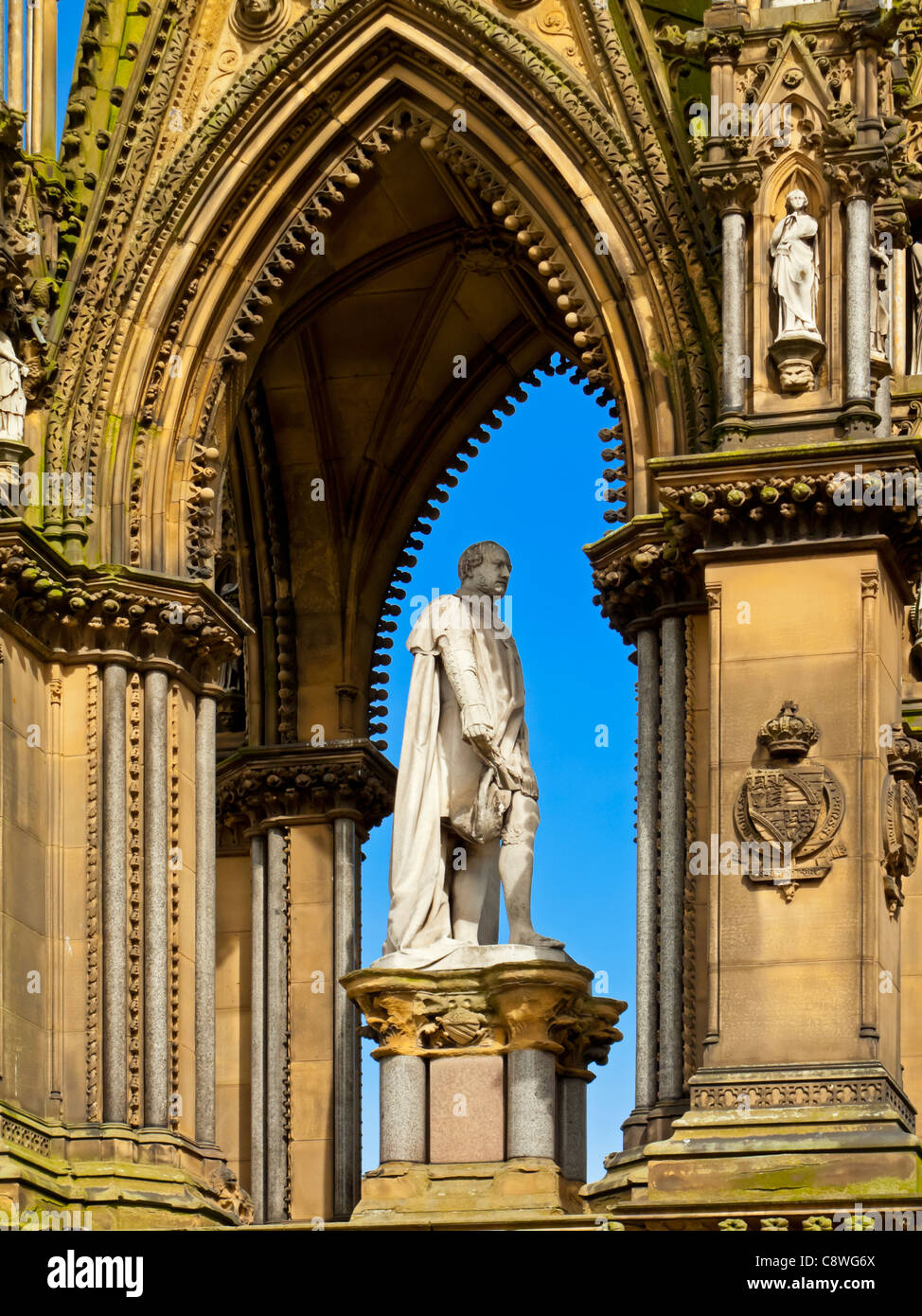 The Albert Memorial in Albert Square Manchester designed by Matthew ...