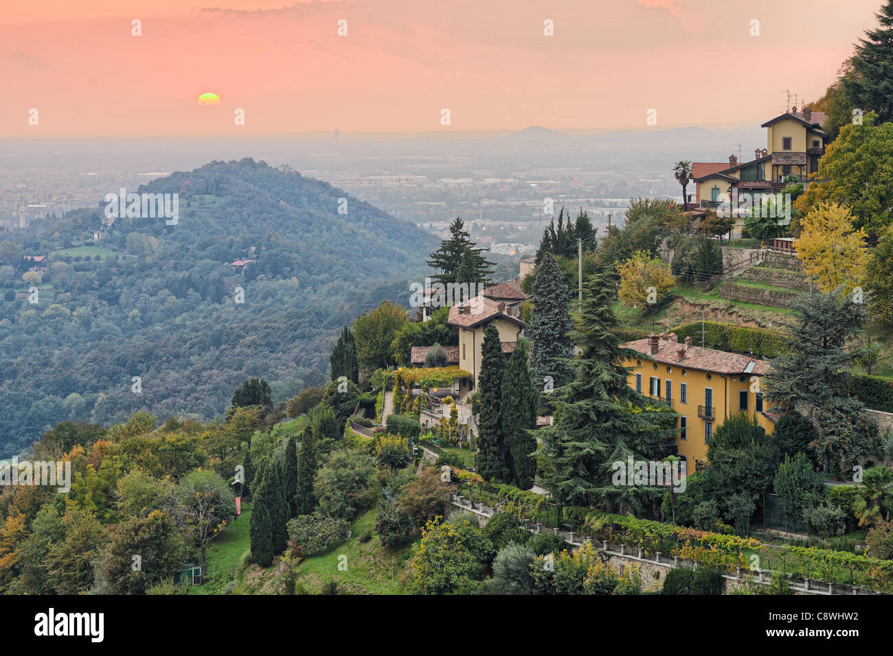 Europe countryside villas hi-res stock photography and images - Alamy