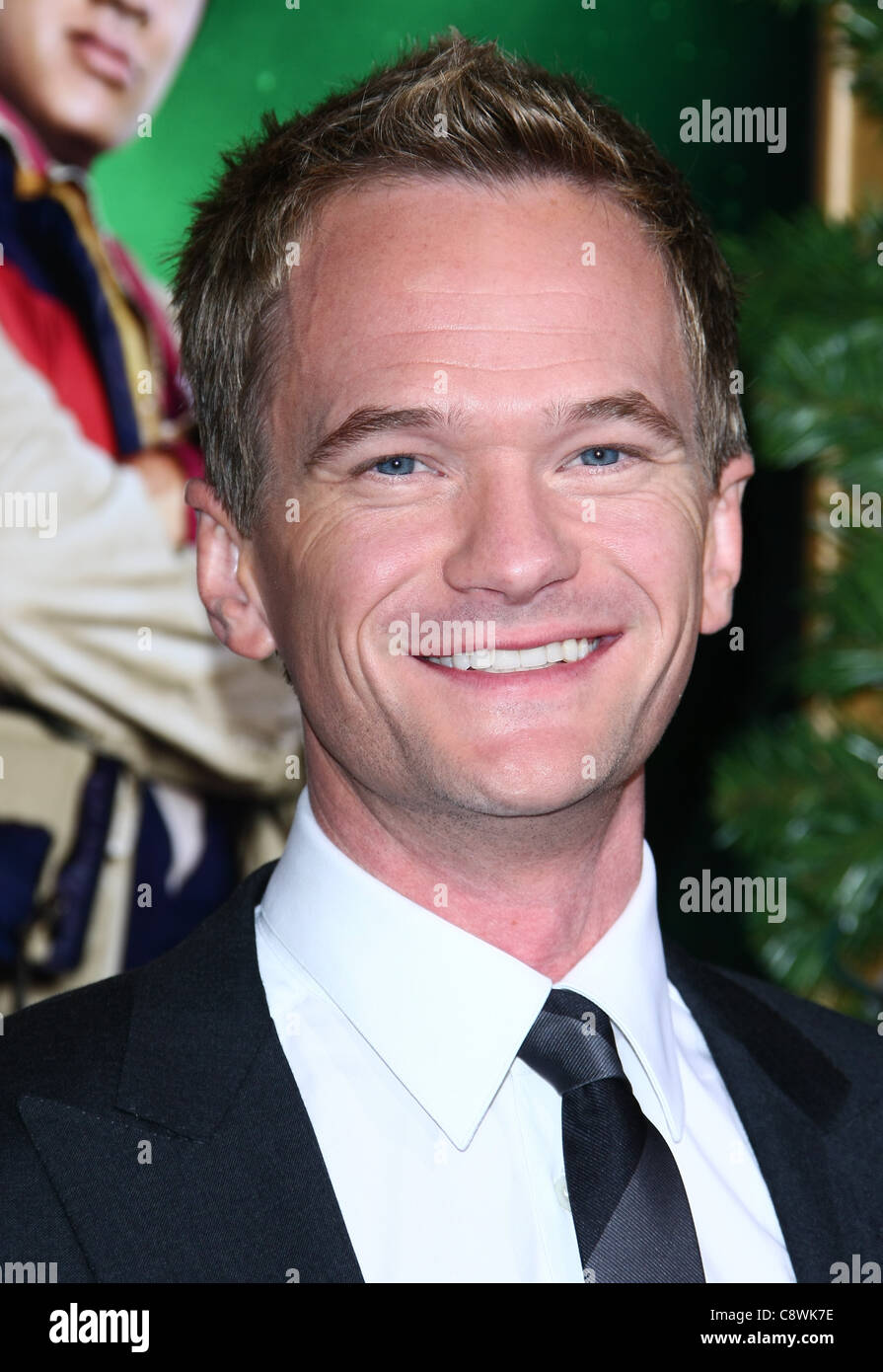 NEIL PATRICK HARRIS A VERY HAROLD AND KUMAR 3D CHRISTMAS. NEW LINE ...