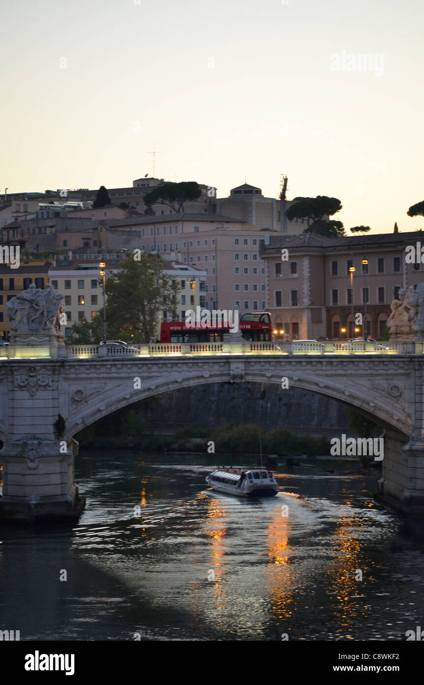 bridge in rome Stock Photo - Alamy