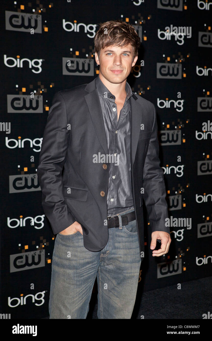 Matt lanter bing presents hi-res stock photography and images - Alamy