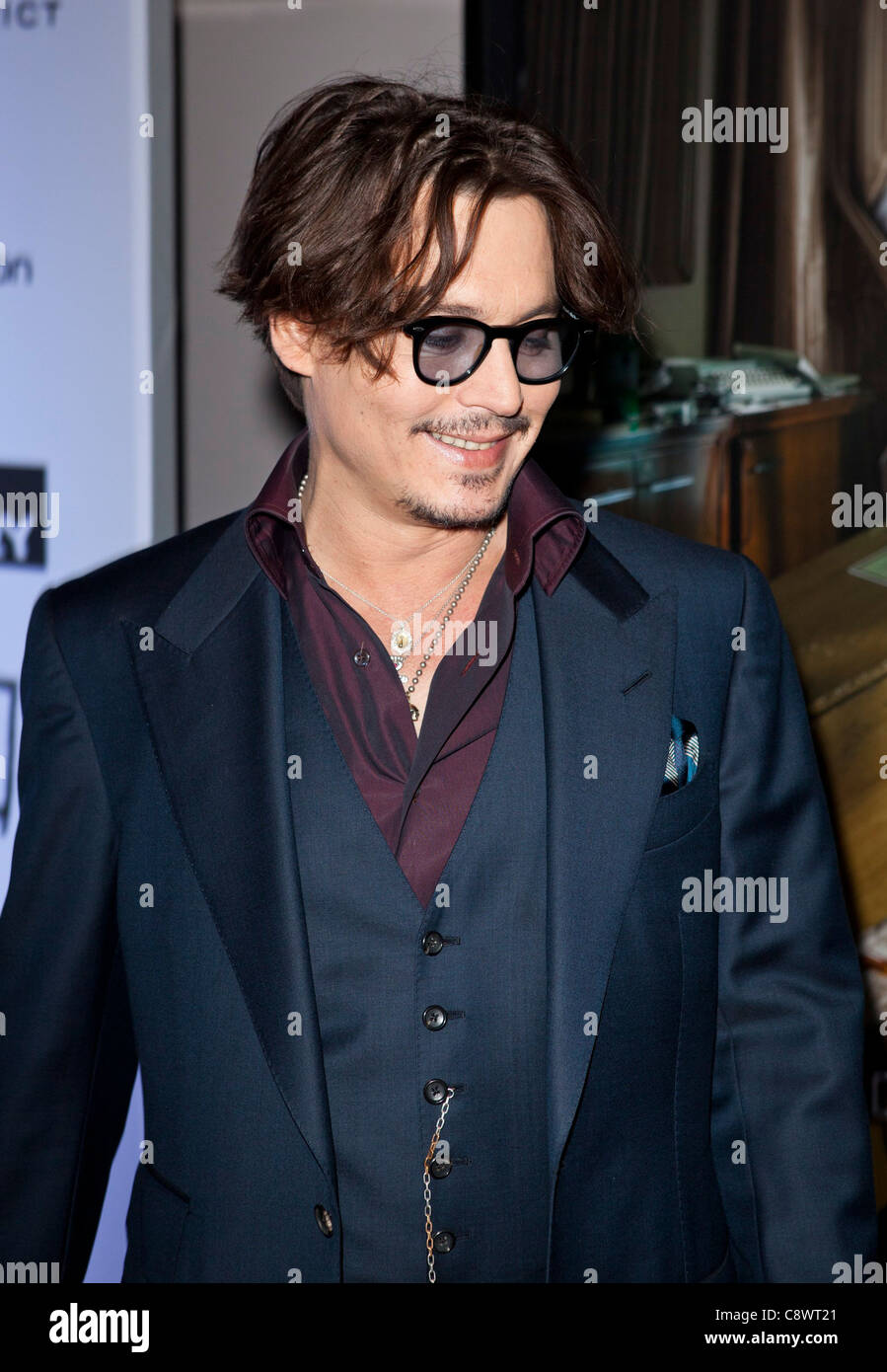 Johnny Depp at arrivals for THE RUM DIARY Premiere, Los Angeles County ...