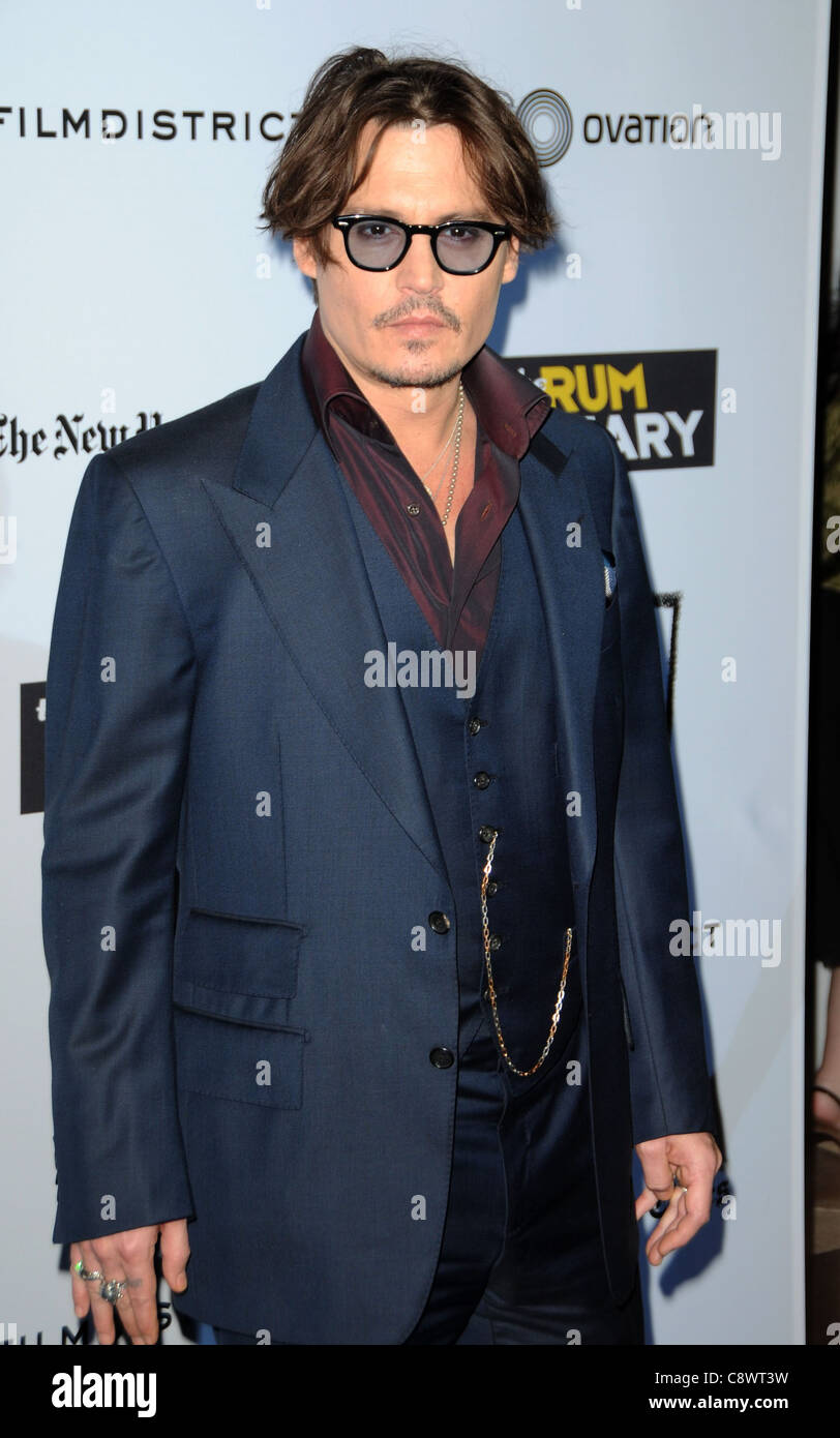 Johnny Depp at arrivals for THE RUM DIARY Premiere, Los Angeles County ...