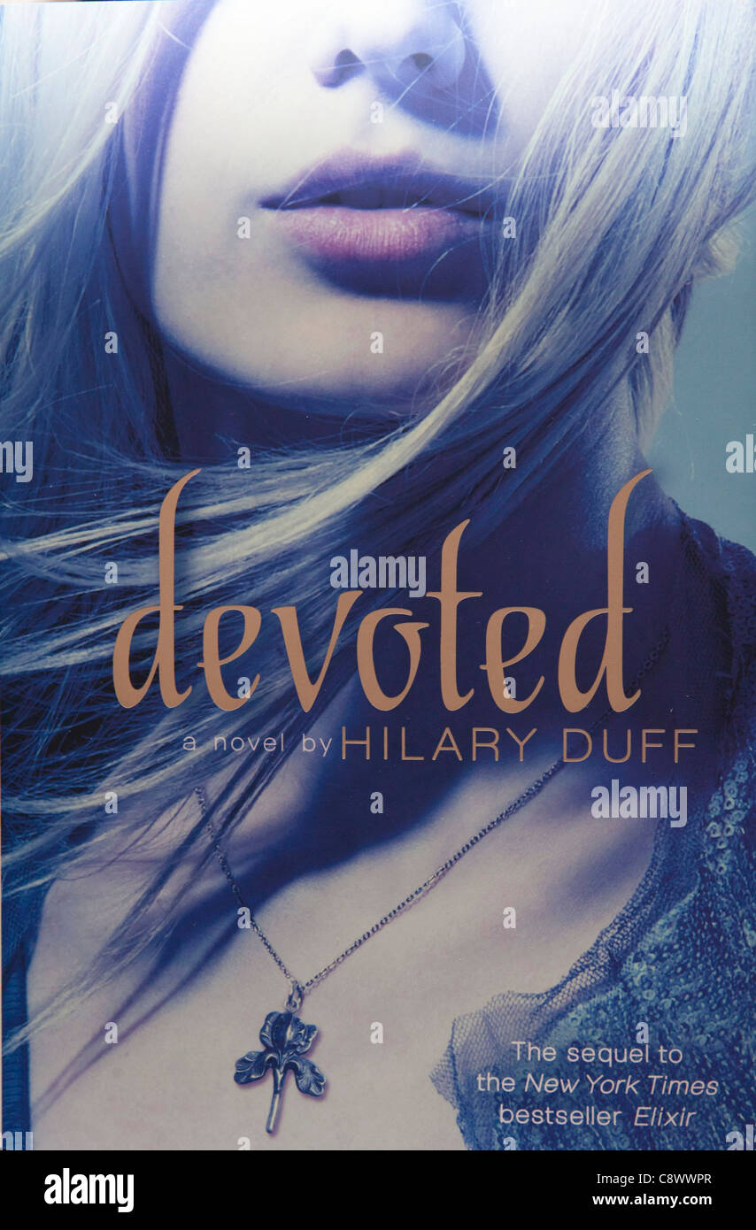 Hilary Duff at in-store appearance for Hilary Duff Book Signing for ...