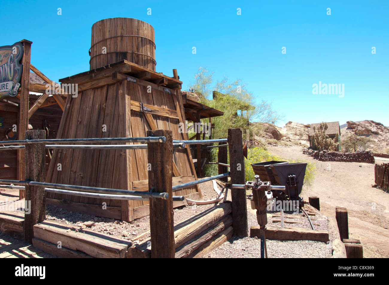 Gold digging hi-res stock photography and images - Alamy