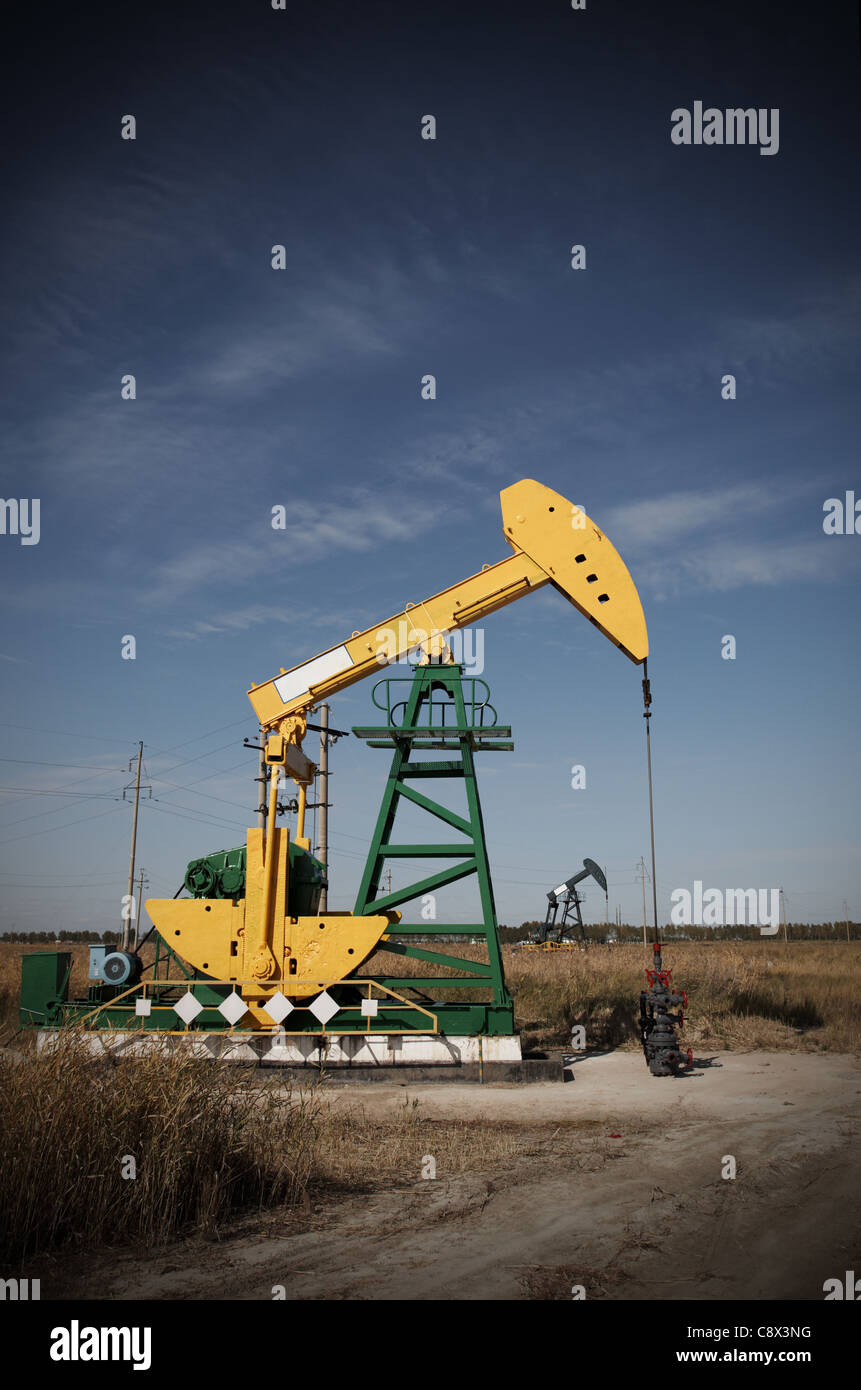 Pump jack hi-res stock photography and images - Alamy