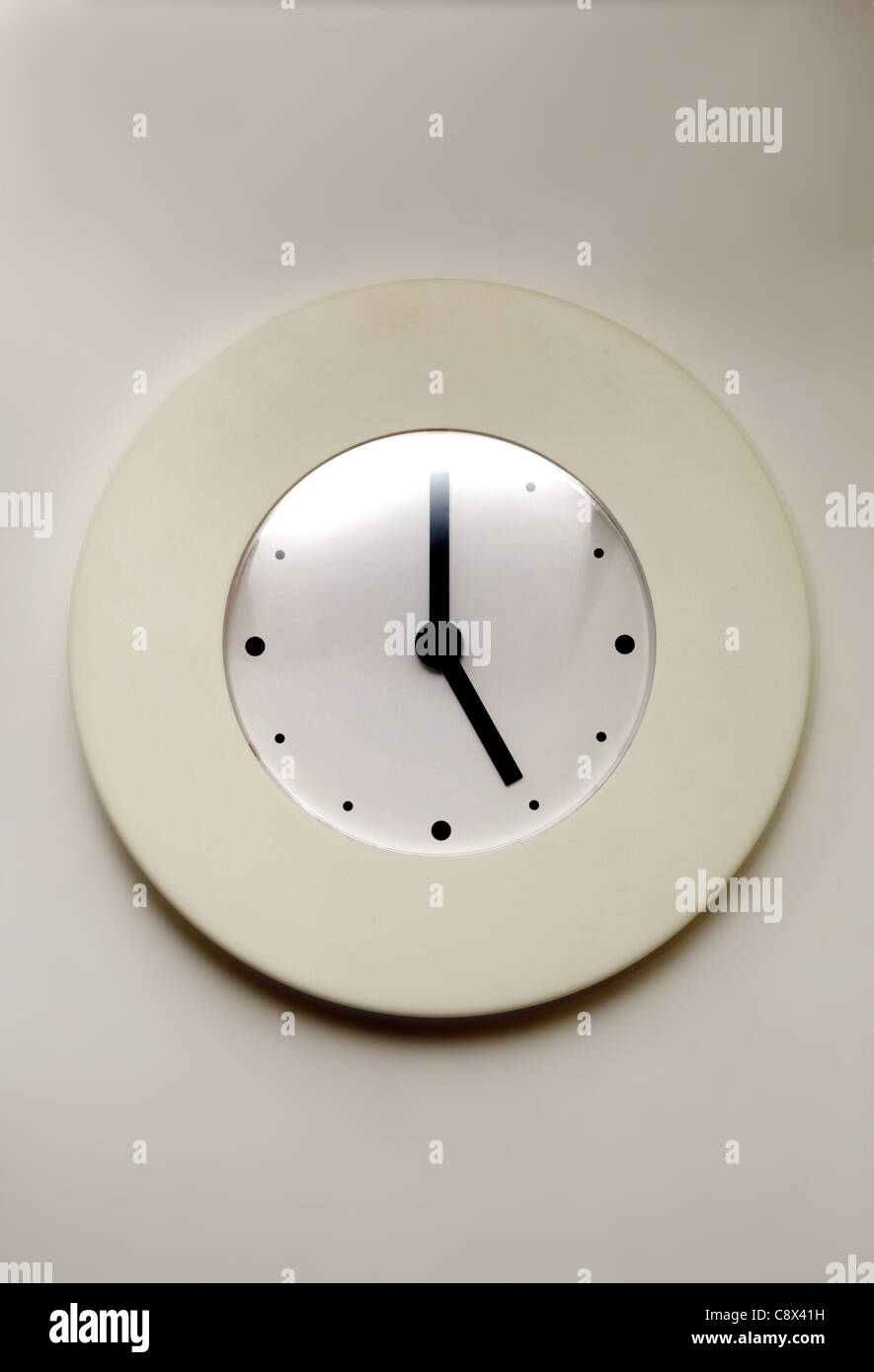 5pm hi-res stock photography and images - Alamy