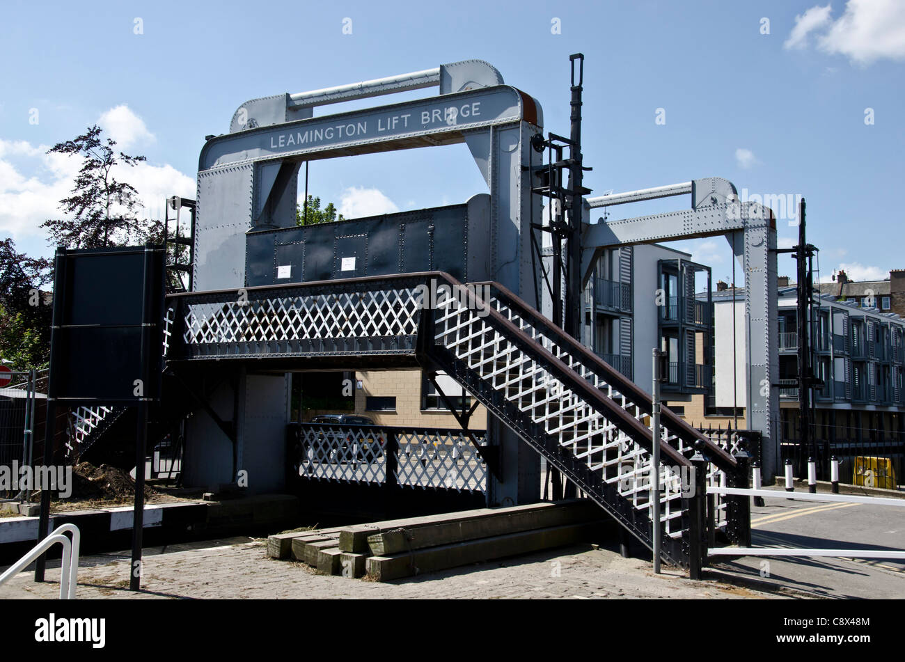 Leamington Lift Bridge over the Union Canal in Edinburgh, Scotland ...