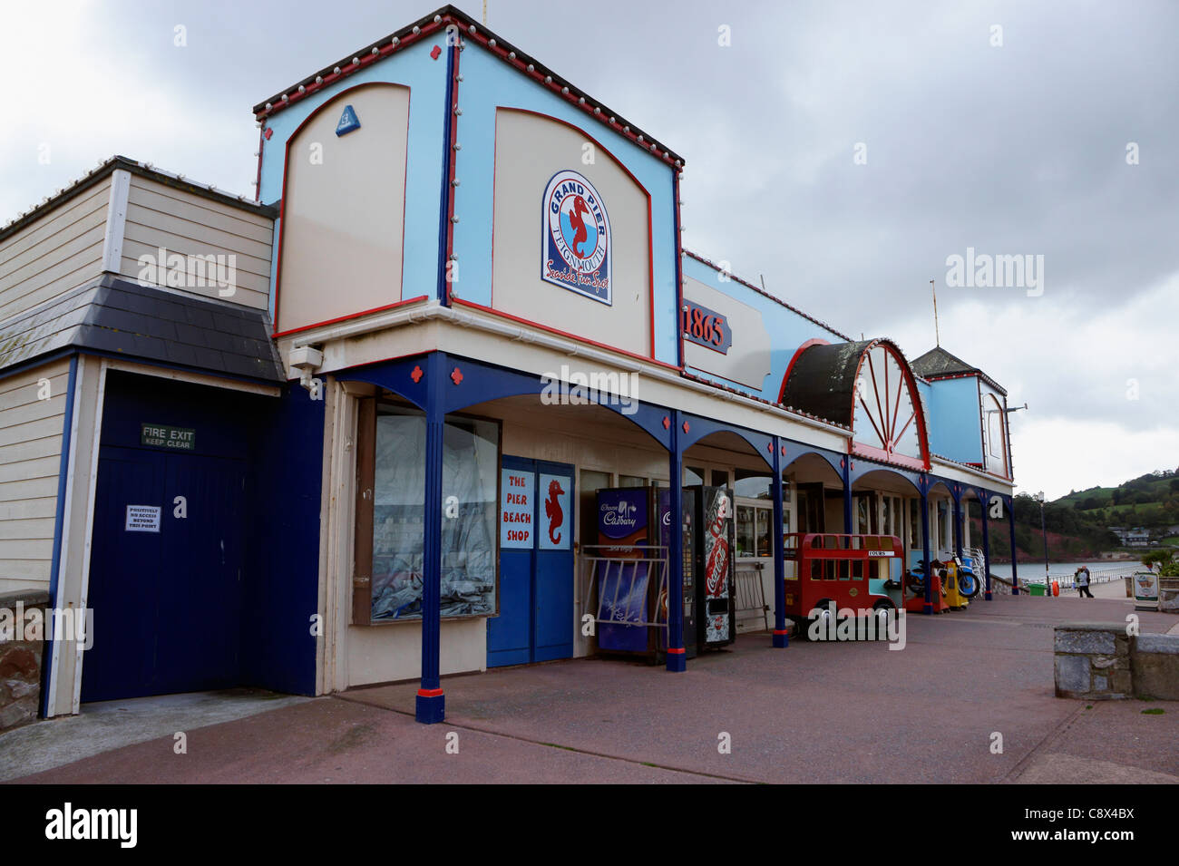 Amusement arcade on sea front hi-res stock photography and images - Alamy