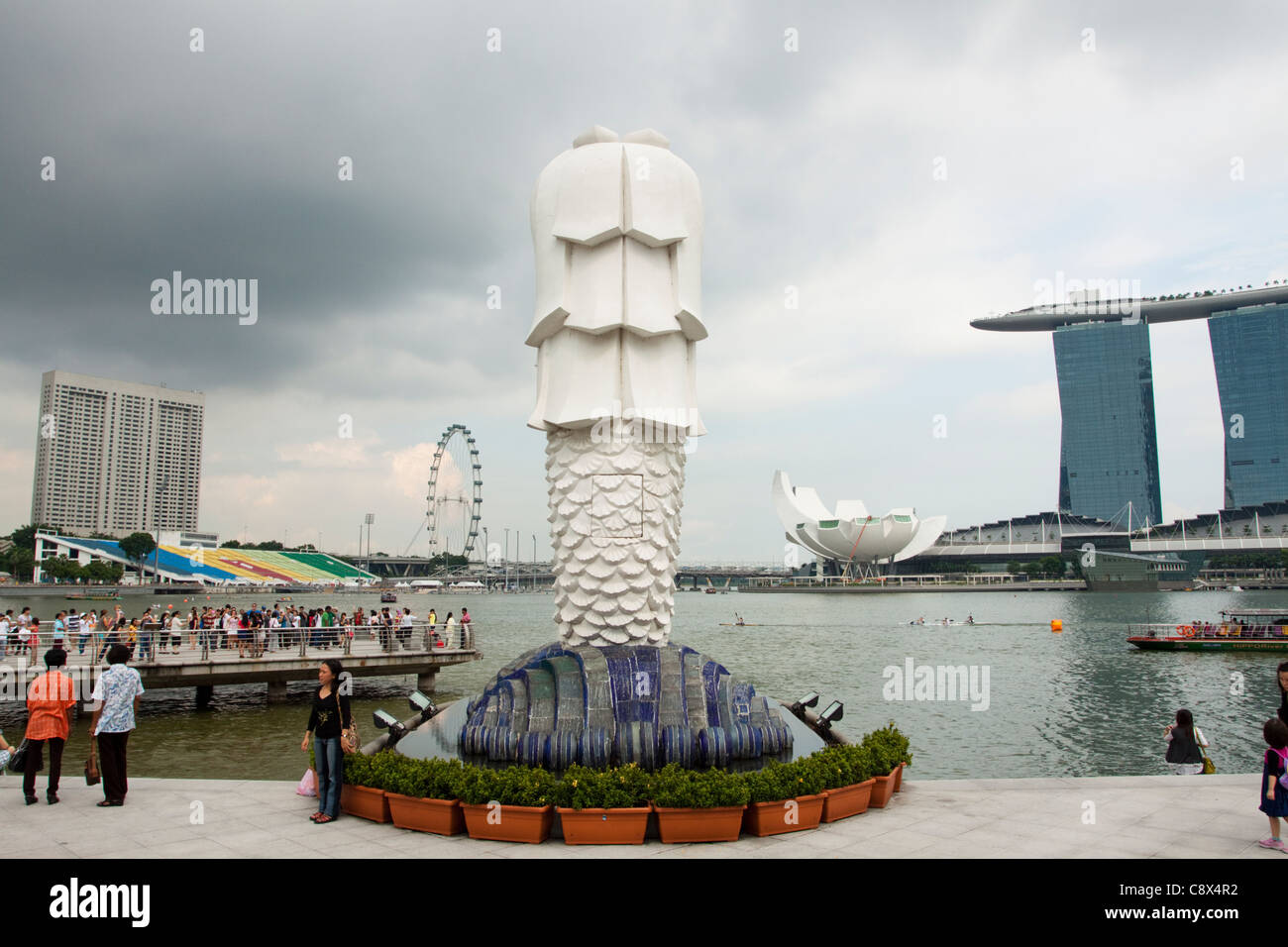 Merlion singapore statue hi-res stock photography and images - Alamy