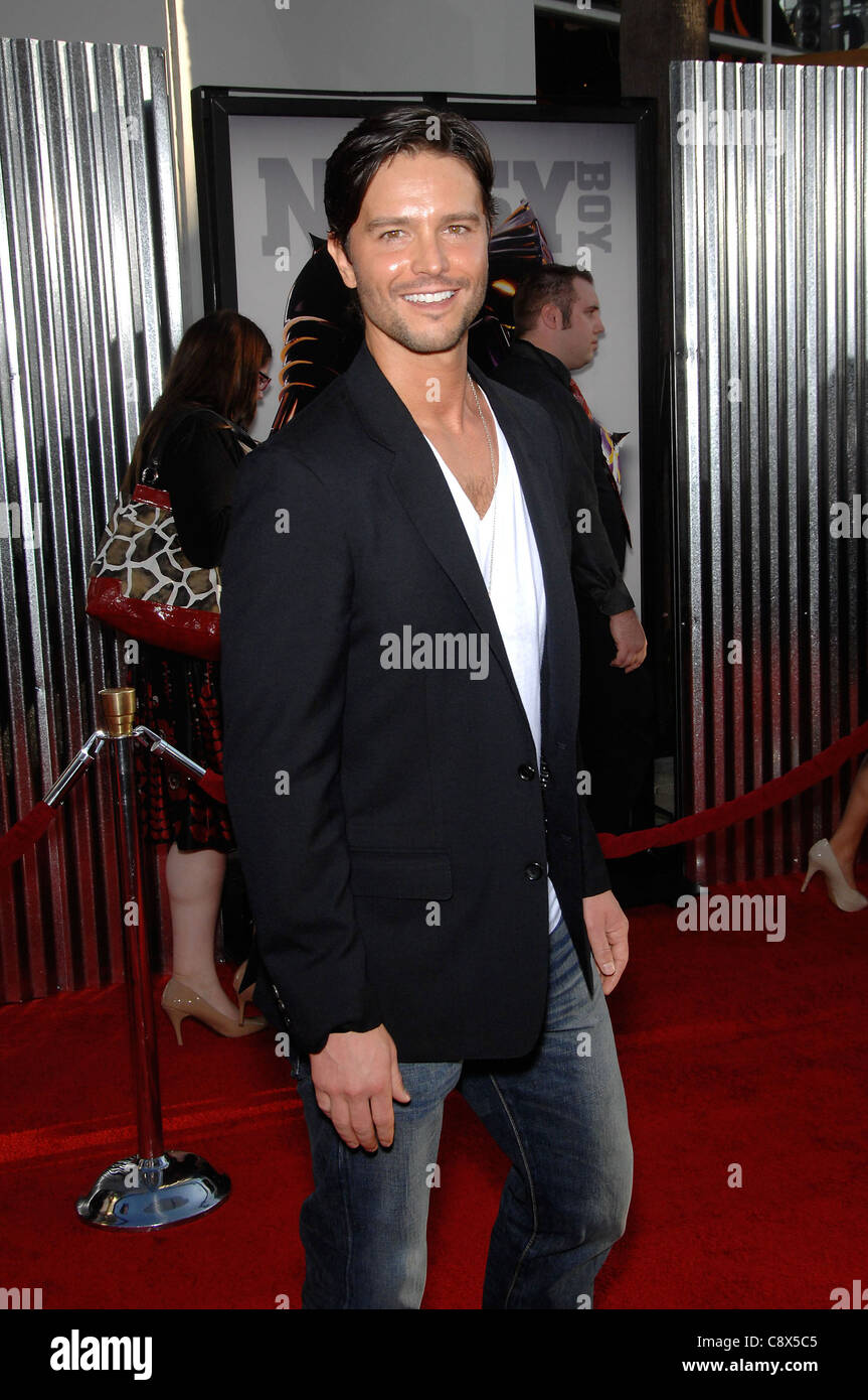 Jason Behr arrivals REAL STEEL Premiere Gibson Amphitheatre Universal ...