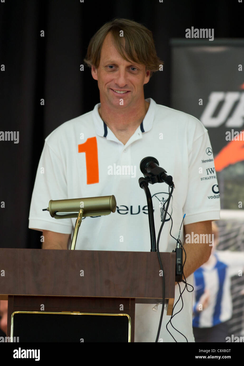 Tony Hawk public appearance Tony Hawk Visits Capitol''s School Children ...