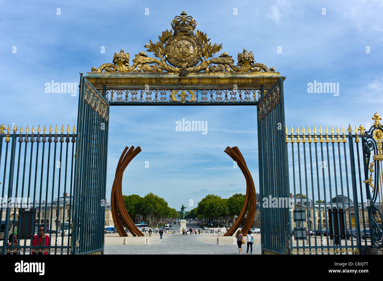 Paris, the gate of the Royal Palace of Versailles Stock Photo - Alamy