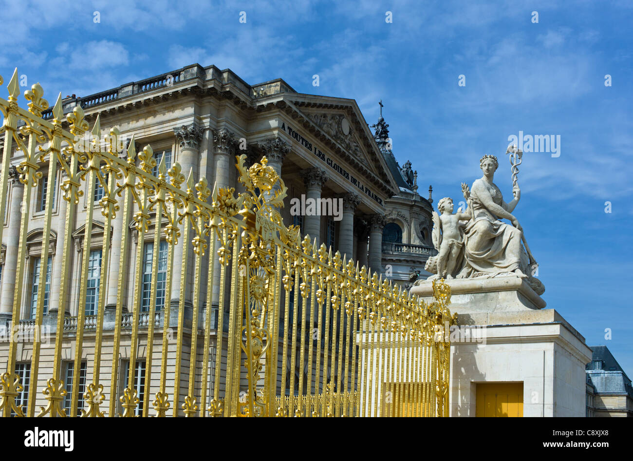 Paris, the gate of the Royal Palace of Versailles Stock Photo - Alamy